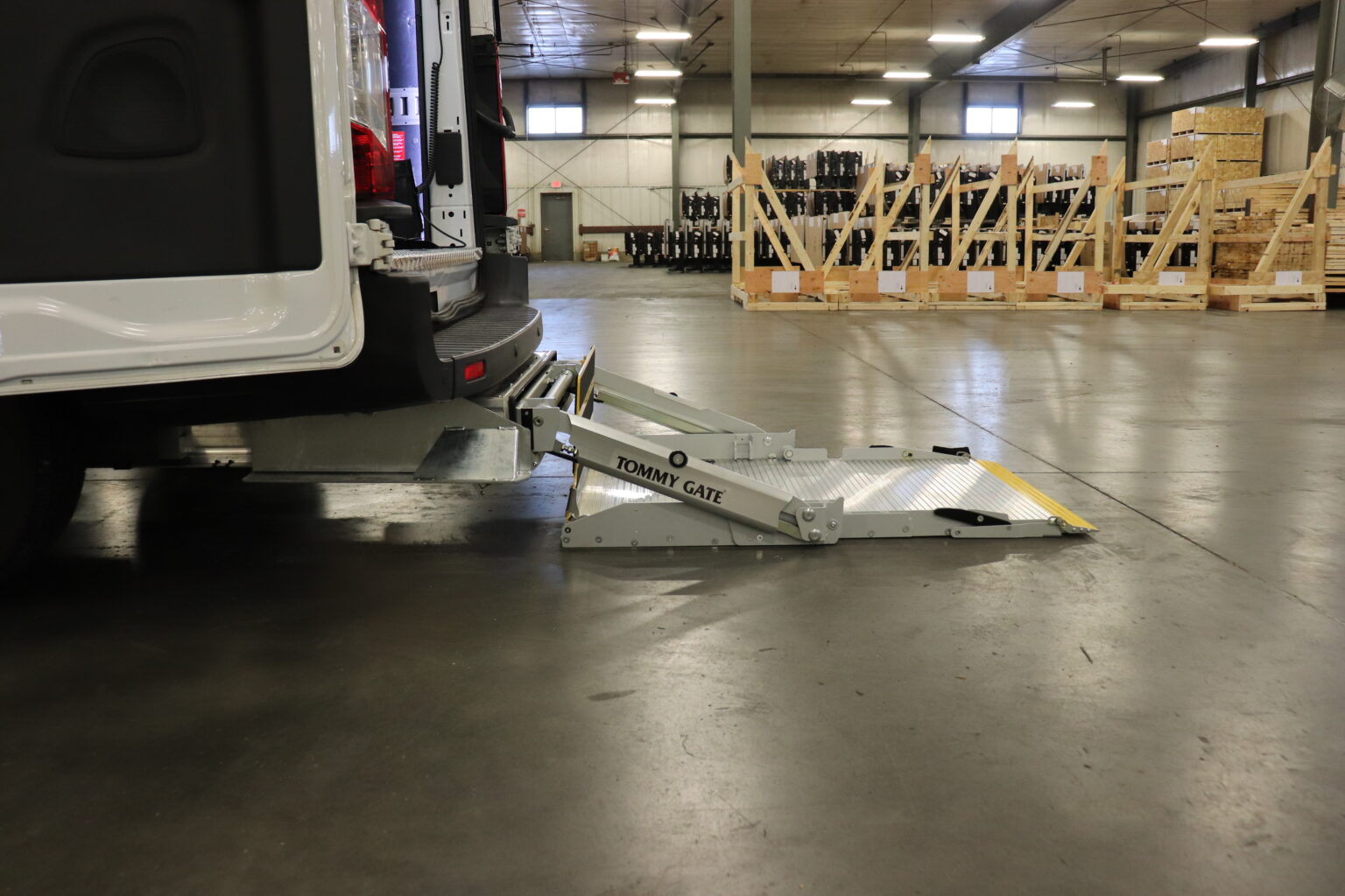 Tailgates & Liftgates - Commercial Truck Equipment Co.