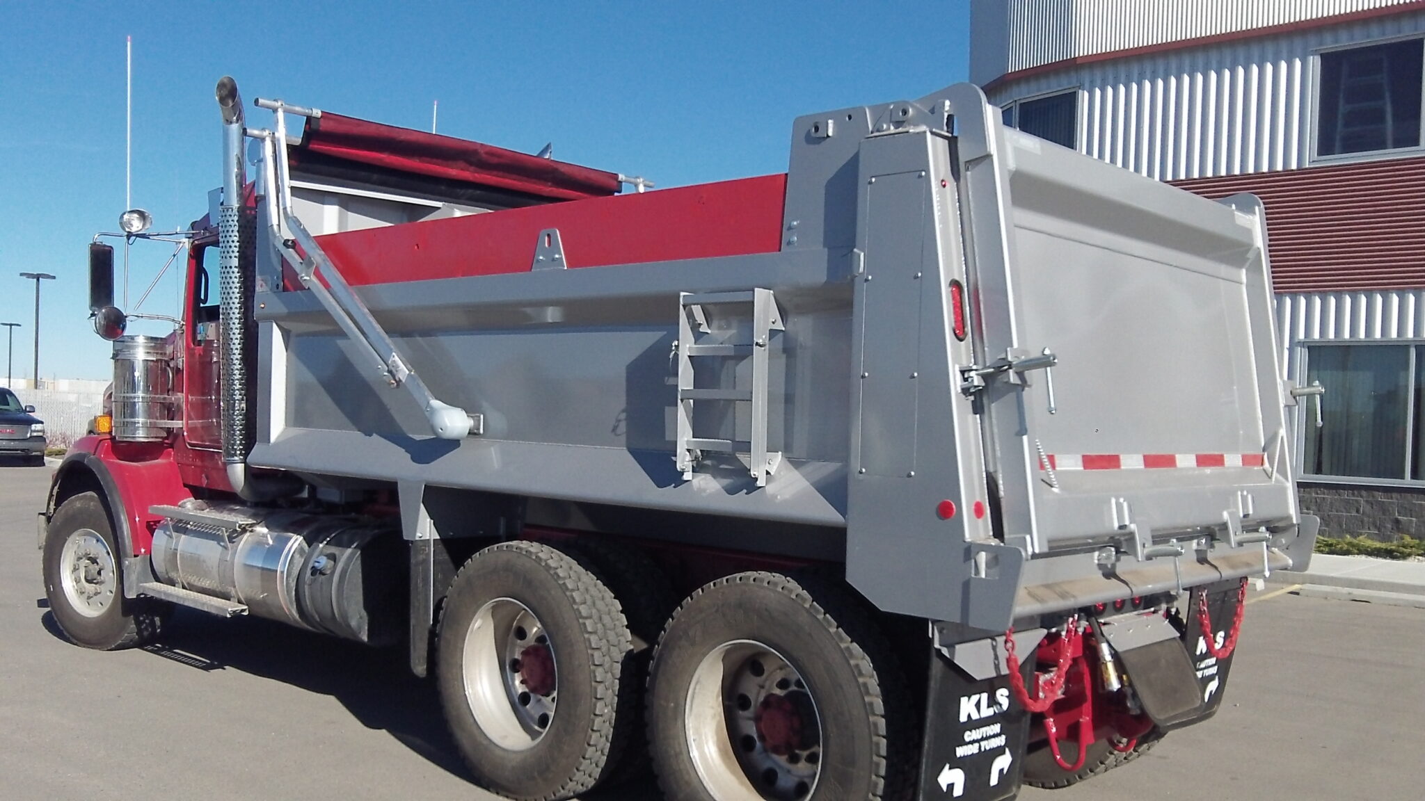 Dump Boxes - Commercial Truck Equipment Co.