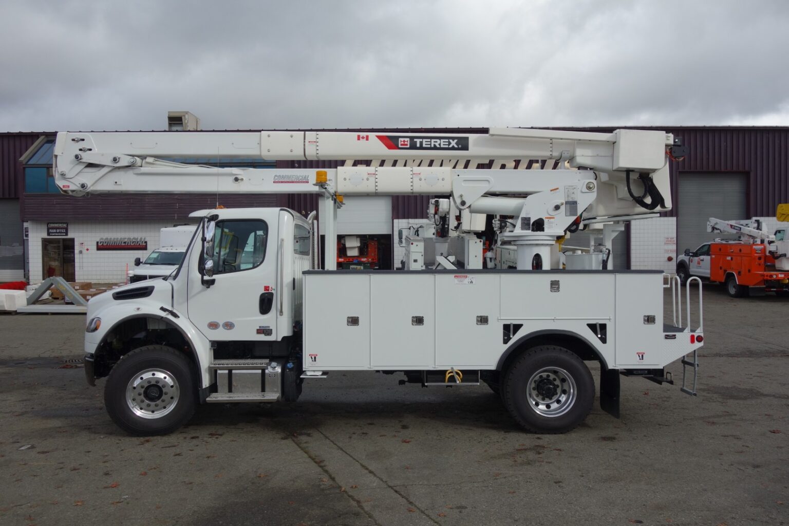 TEREX HI-RANGER HRX55 - Commercial Truck Equipment Co.