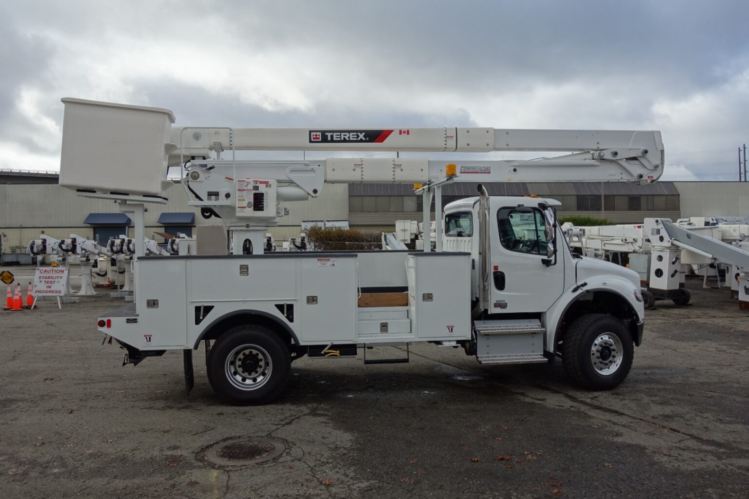 TEREX HI-RANGER HRX55 - Commercial Truck Equipment Co.